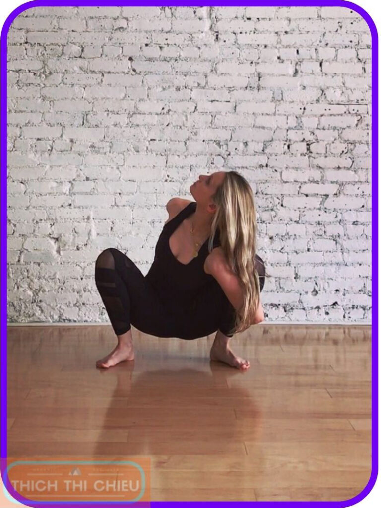 How To Do Malasana For Beginners - Thich Thi Chieu